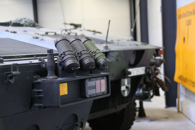 WarWheels.Net - Photos of the Fennek Light Armored Reconnaissance Vehicle